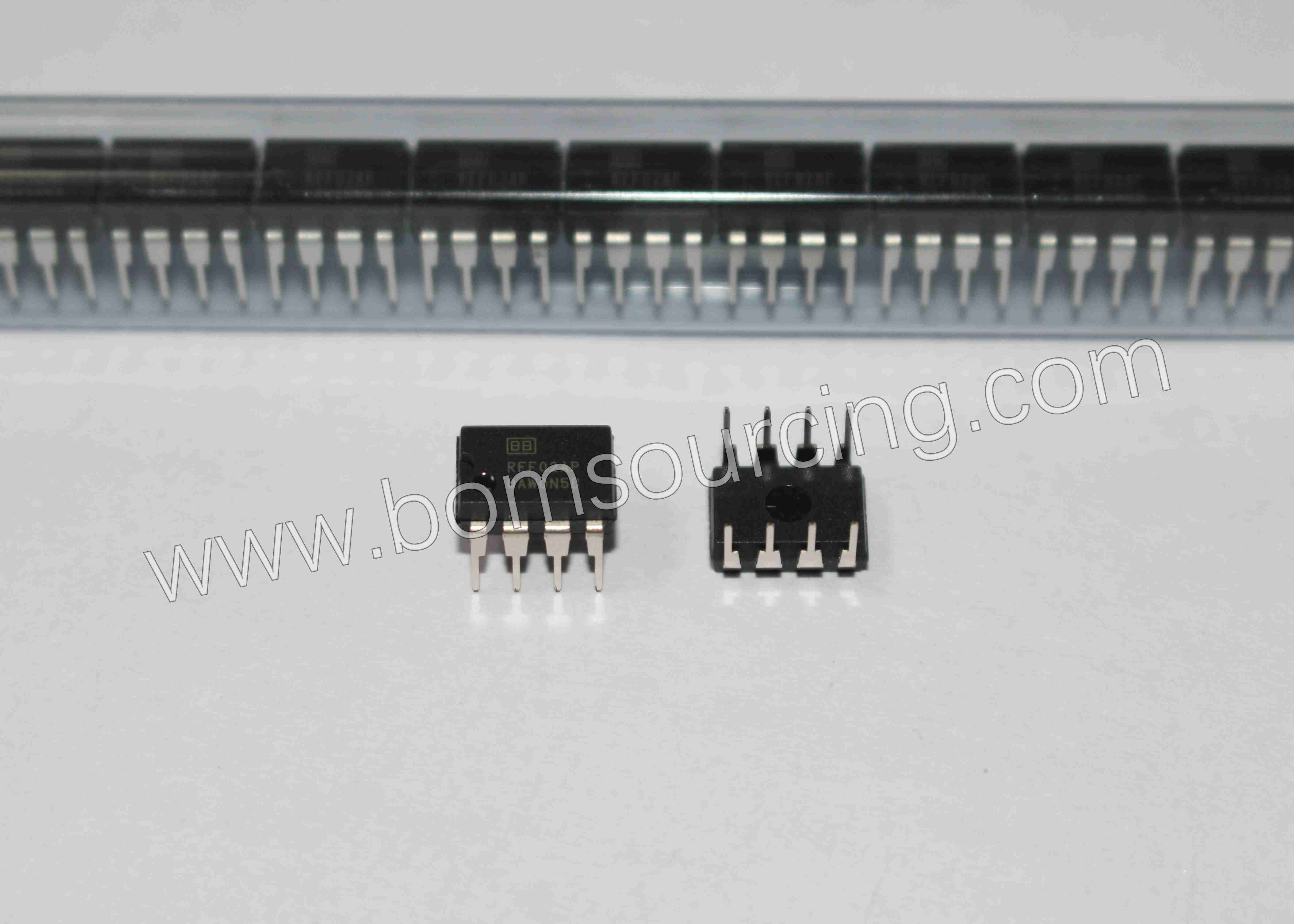 REF02AP 1.4mA Series Voltage Reference IC ±0.3% 21mA 8-PDIP 8 pin ic chip